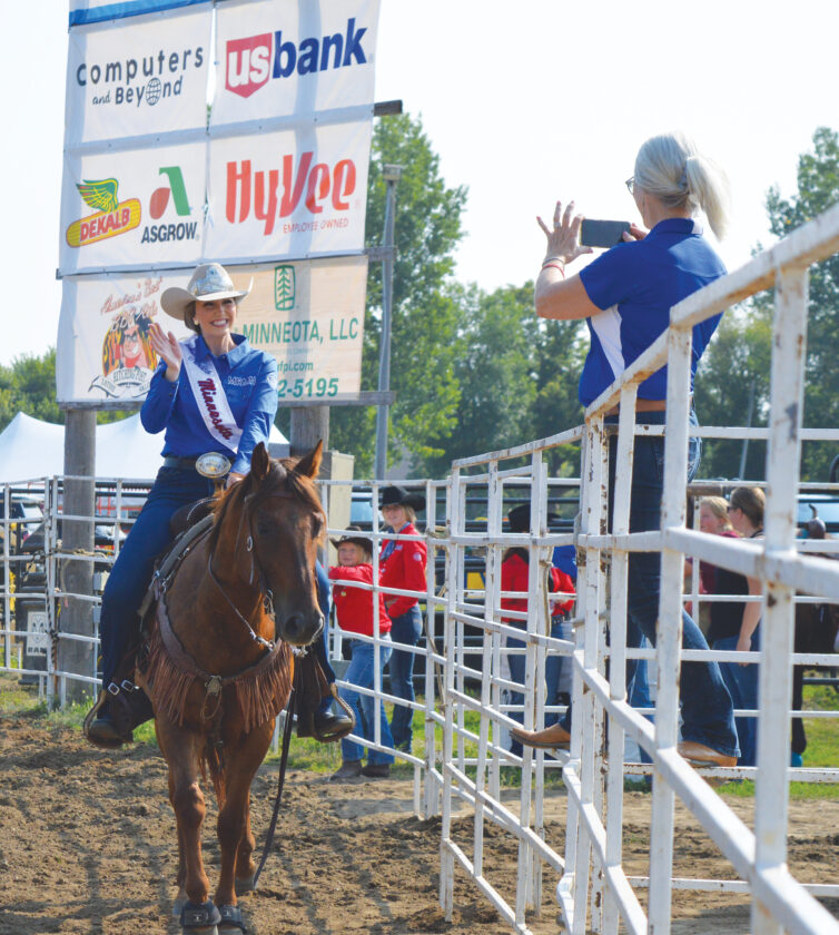 ‘We are cowgirls’ | News, Sports, Jobs - Marshall Independent